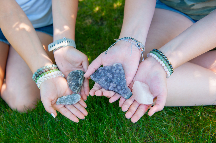 What Are The 5 Characteristics Of A Rock – Declan's Mining Co.